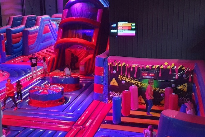 Kinderfeestje Bounce Valley: lees onze ervaring | Kidsproof Rotterdam
